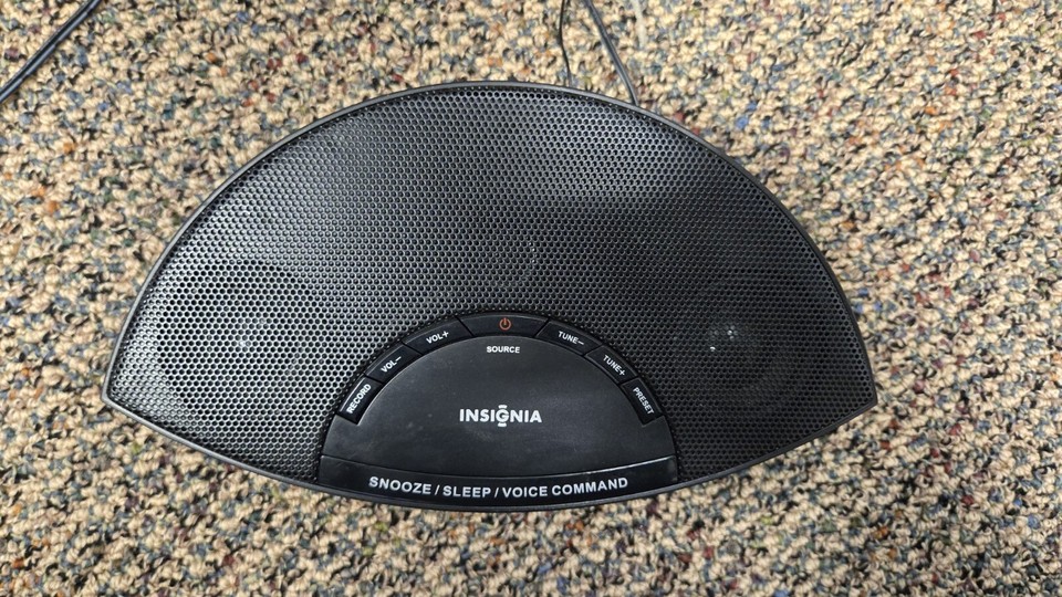 Insignia Clock Radio with Snooze Sleep Voice Command NS-CLVR01 AM/FM ...