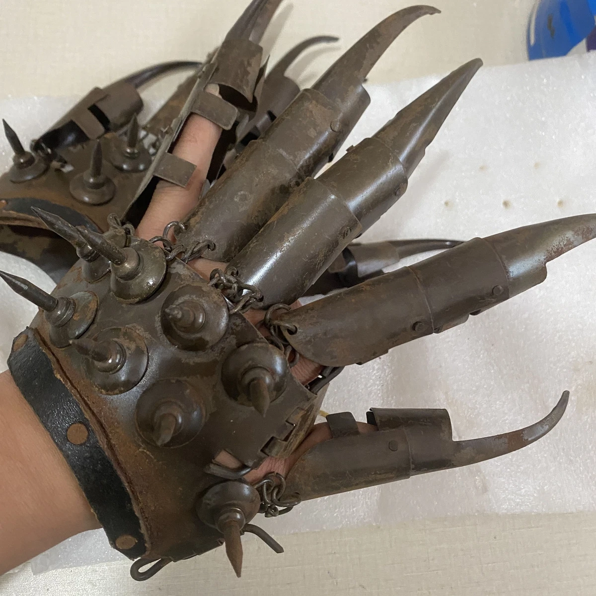 Claw Gloves Weapon