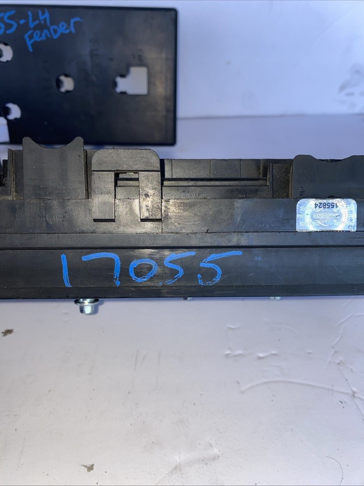 05-06 Chevy Trailblazer GMC Envoy 5.3 Fuse Box Engine Junction Block ...