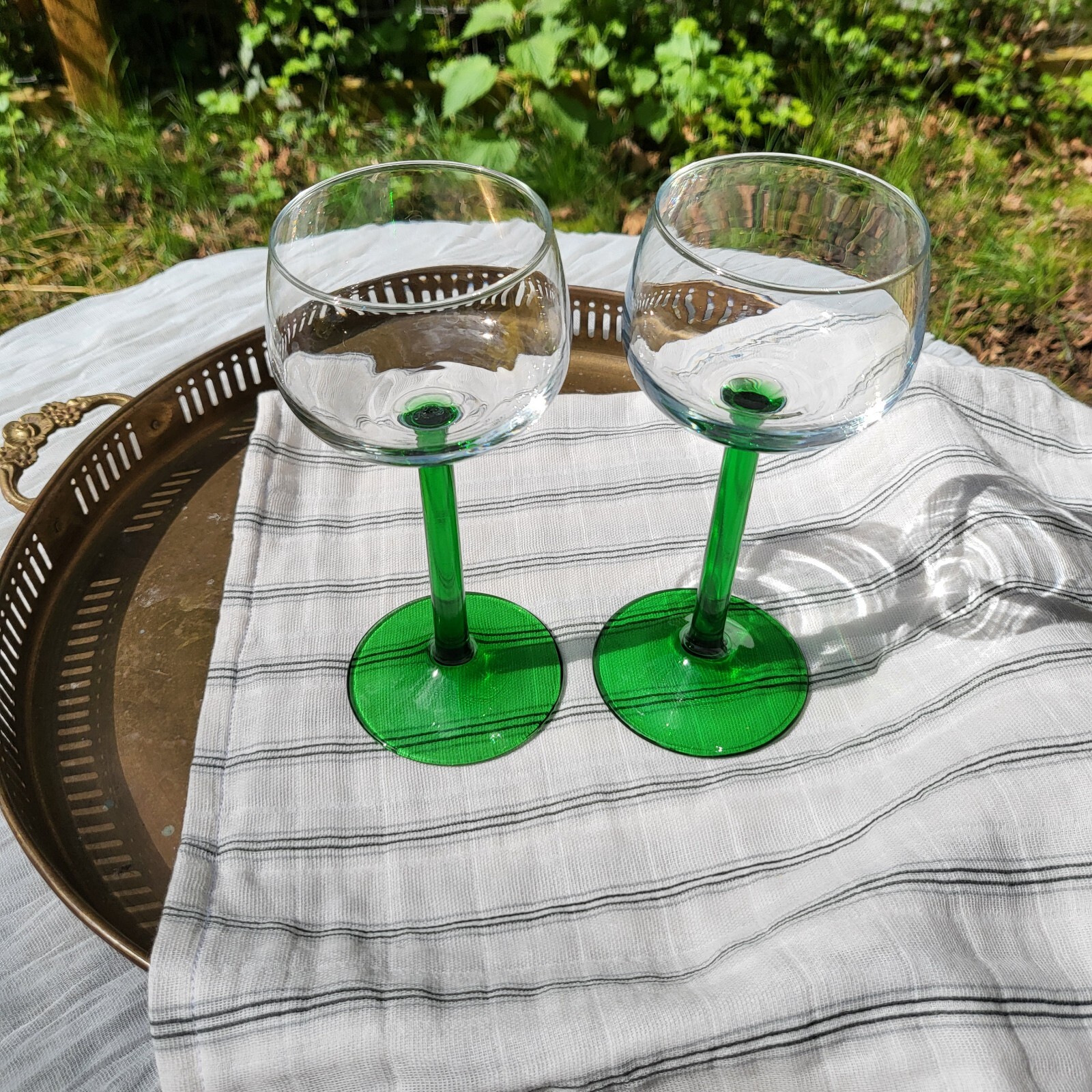Vintage Mid Century Modern French Lumeric Green Stemmed Wine Glasses ...