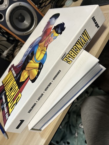 The Complete Invincible Library: Volume 1 Kirkman Walker Ottley ...