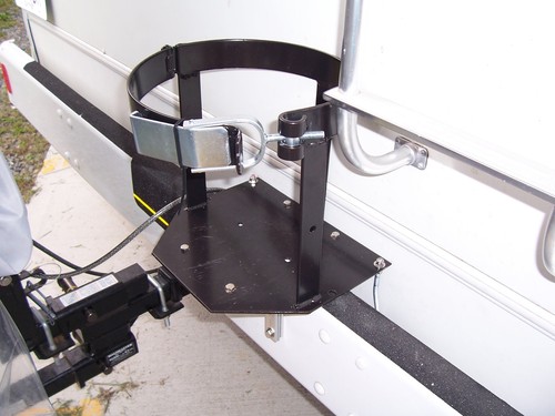 Universal Vertical Tank Mount Propane Bracket for 20 LB Tanks Brackets ...