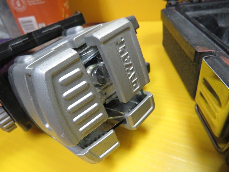 $623 Dewalt DW089 100ft Green Self-Leveling 3-Beam 360° Laser Level Kit ...