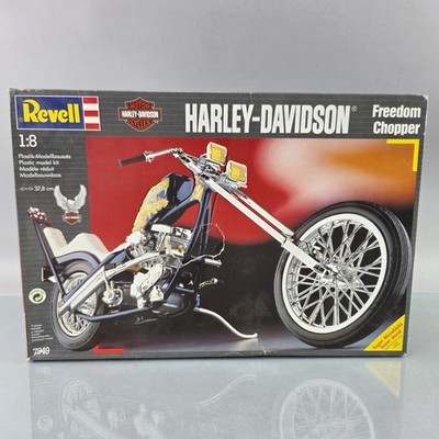 Revell 7949 1:8 Harley-Davidson Freedom Chopper Motorcycle Model Kit ...