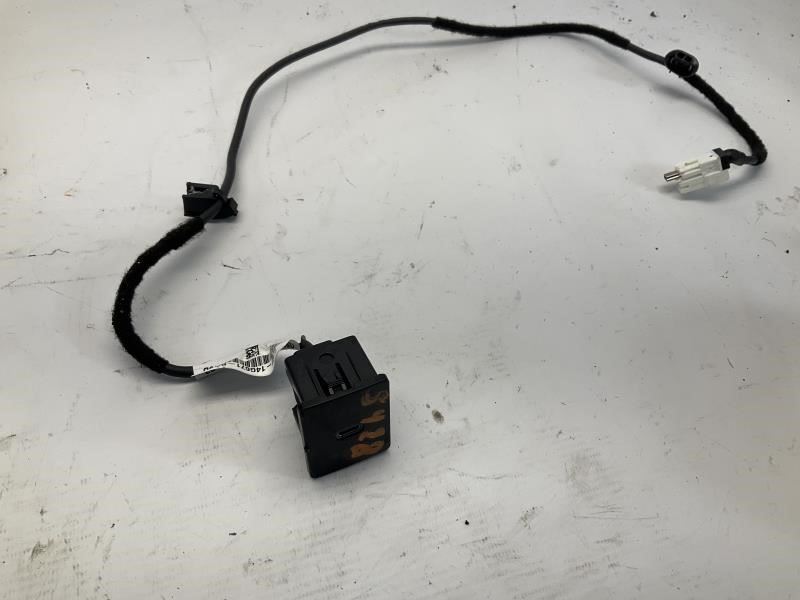 20 2020 Ford Escape SE AWD AT Center Console USB Cable Port OEM B | eBay
