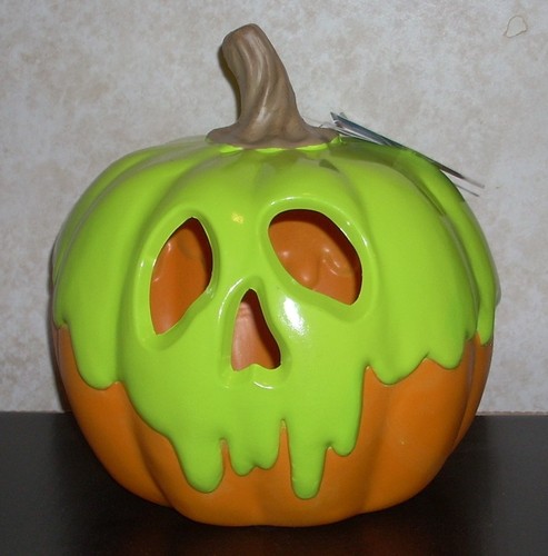 Disney Halloween Snow White Evil Queen Poison Apple Pumpkin Light Up ...