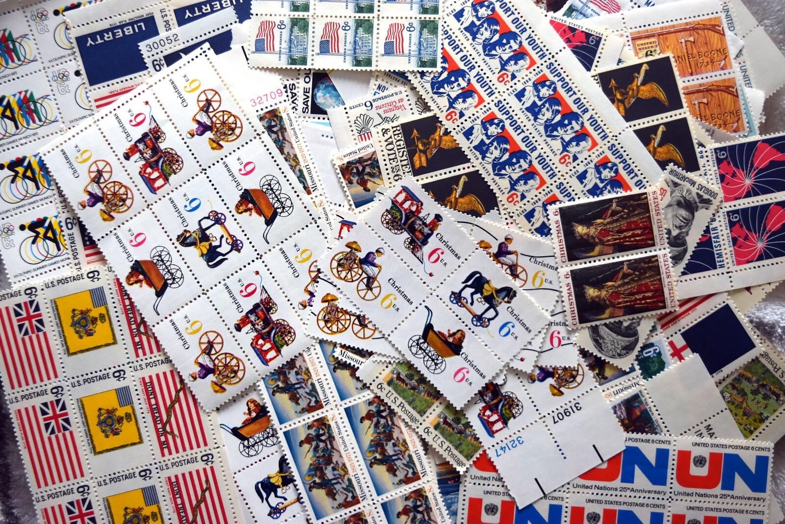 US MNH/OG Stamp Collection 500 Stamps of Each Denomination FV+ $1300 | eBay