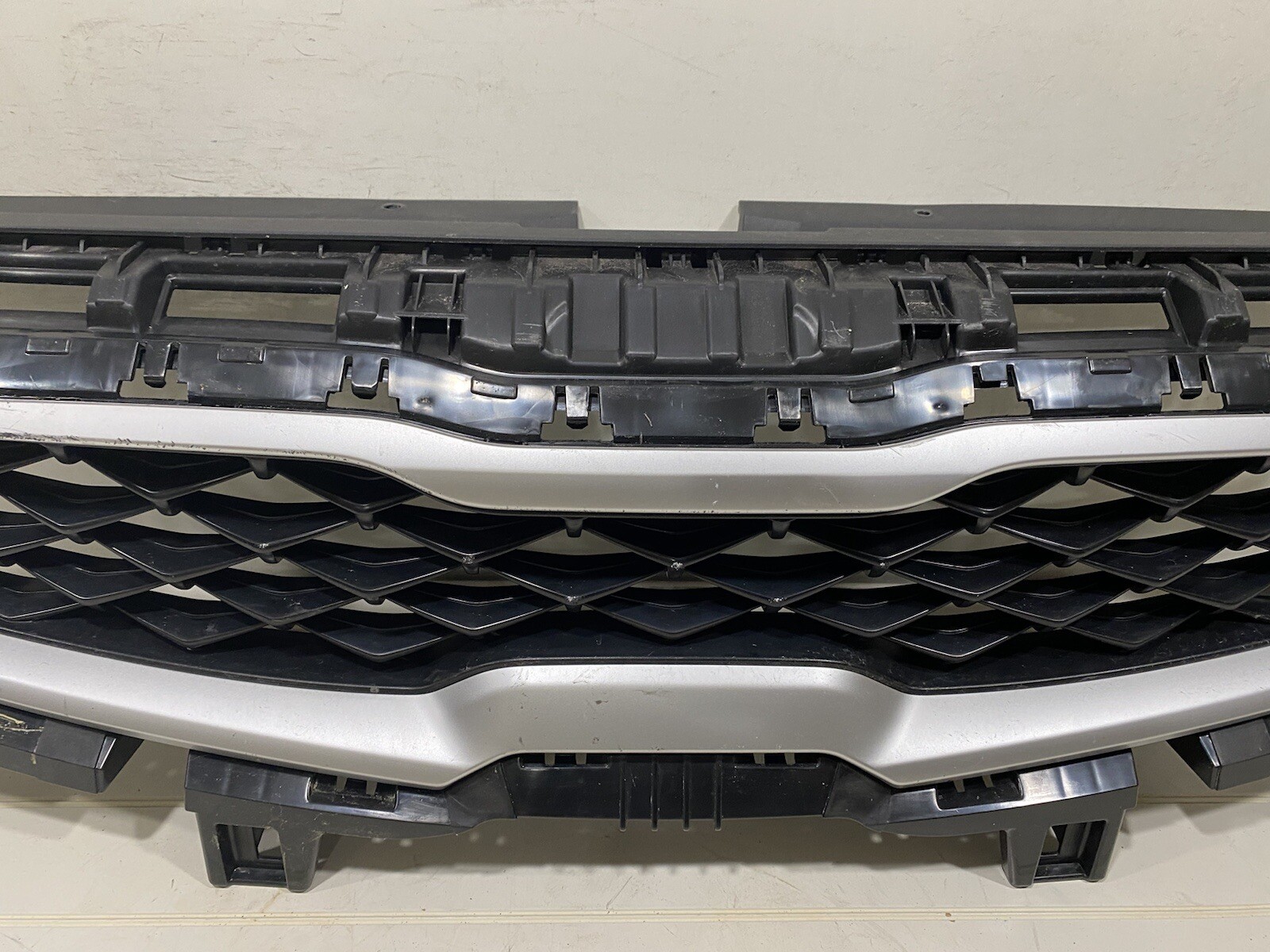 2019 2020 Kia Forte oem Upper Bumper Grille Black & Silver p/n 86350 ...