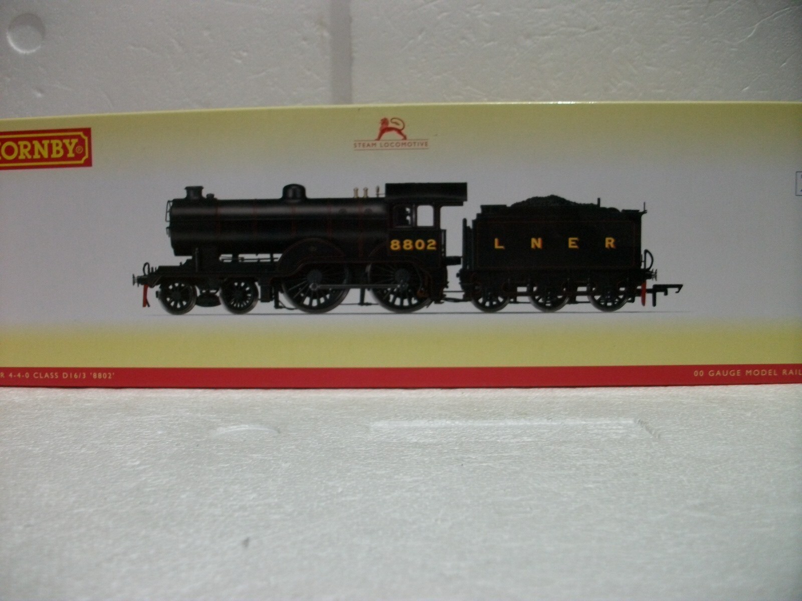 Hornby R3521 LNER Class D16/3 No. 8802, Locomotive Model - Black for ...