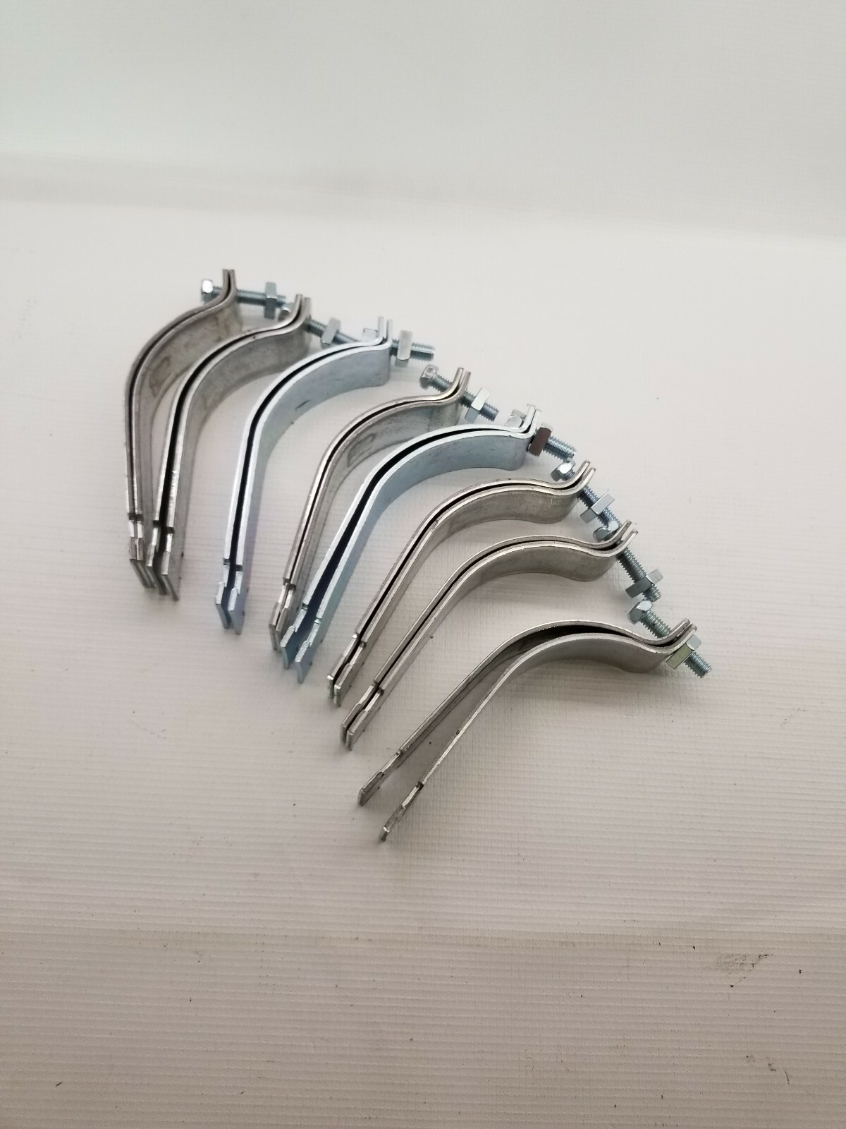 B-Line B2017 4" Plated Rigid Pre-Assembled Conduit Strut Strap, lot of ...