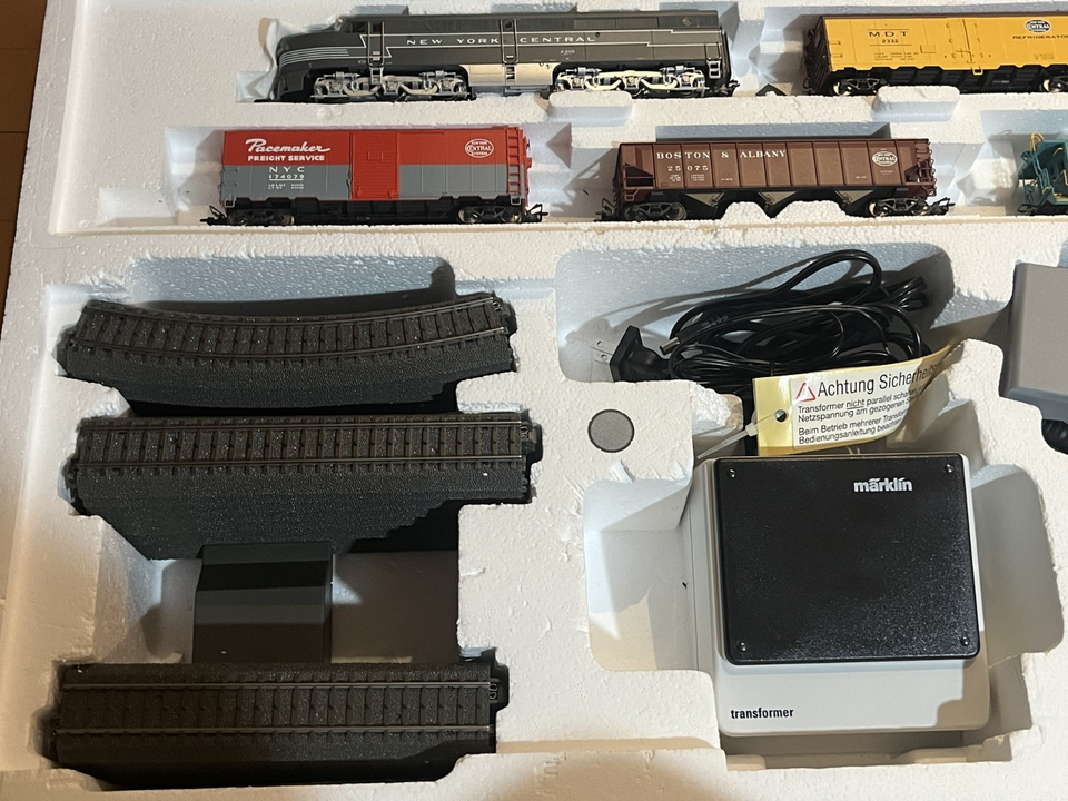 Marklin H0 29571 Digital Starter Set Freight Train w/ Diesel Locomotive ...