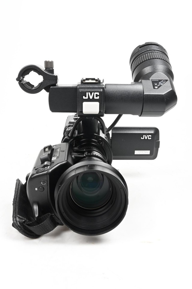 JVC GY-HD100U 1/3-Inch 3-CCD Professional HDV Camcorder w/16x Fujinon ...