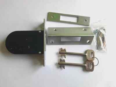 Euro Elzett 700 Door Lock Deadbolt With 2 Double Bitted Keys | eBay