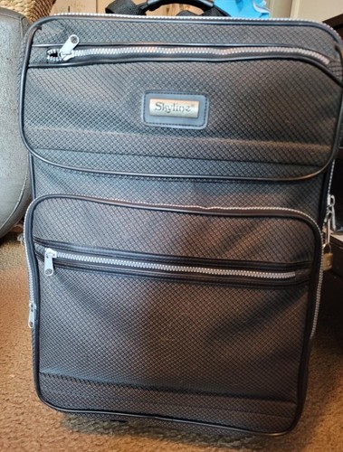 2 carry on suitcases with wheels 22” And 24” | eBay