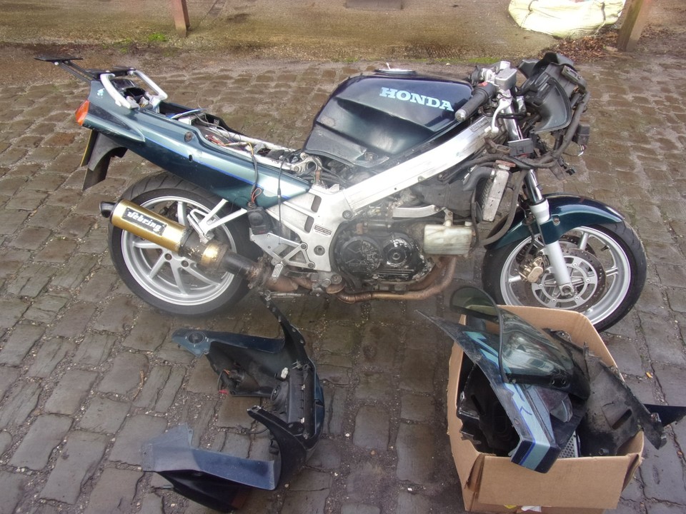 HONDA VFR 750 F PRO-ARM RC36 90-93 - LEFT AIR DUCT INTAKE VENT - BIKE ...