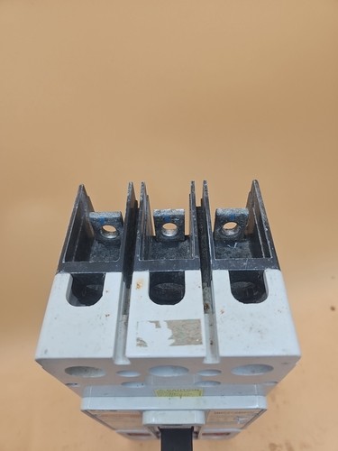 Eaton Cutler Hammer HJD3250F 3 Pole 250 Amp Circuit Breaker. JT3200T ...