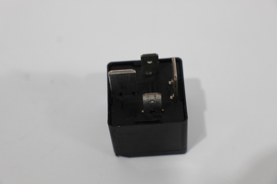 Audi V8 4C D1 Contact Close Relay 100 7M0951253A | eBay UK