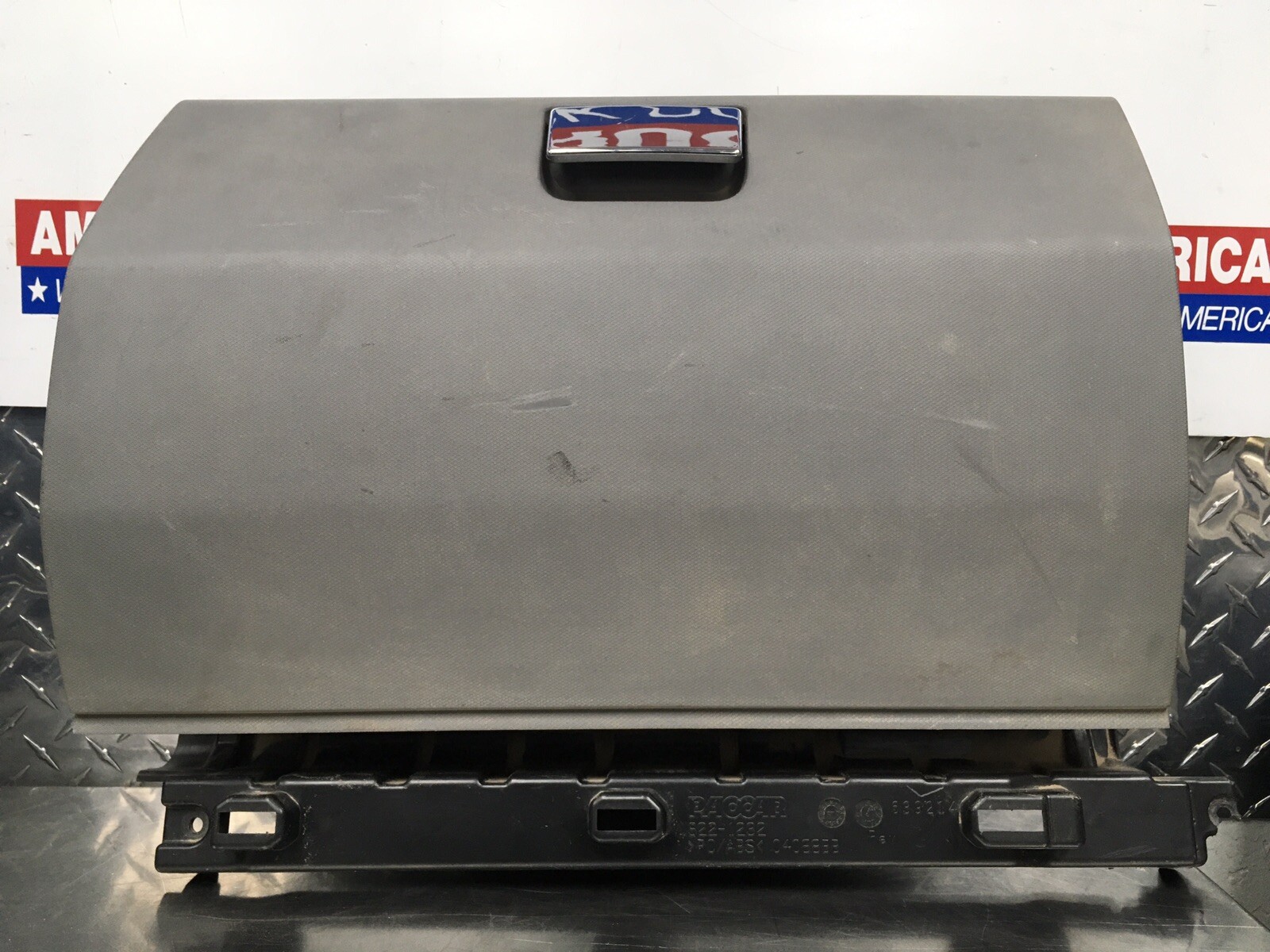 Kenworth T680 Glove Box Dash Panel P/N S10-1010-0671 - S22-1232 7493 ...