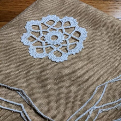 Vintage Tablecloth Center Piece w/ four napkins White Flower Crochet ...