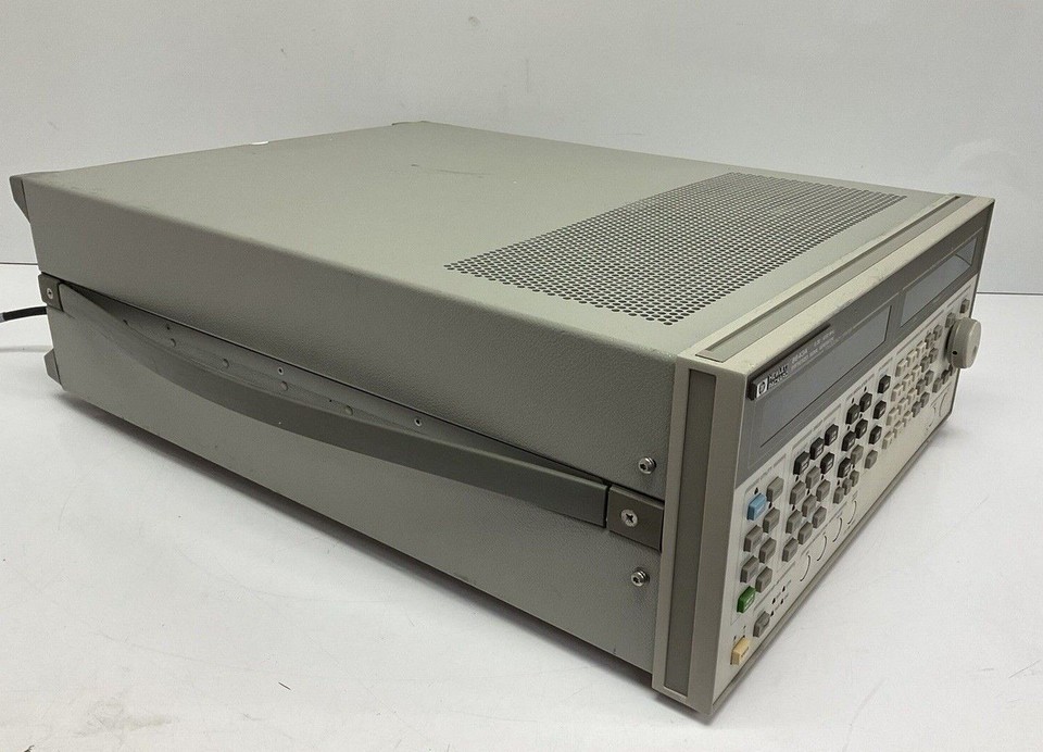 Hp Agilent 8643A Synthesized Signal Generator 0.26-1030Mhz W/ Option ...