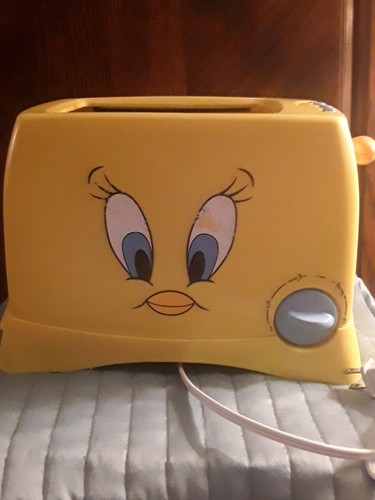 VINTAGE LOONEY TUNES TWEETY BIRD SALTON YELLOW TOASTER | eBay