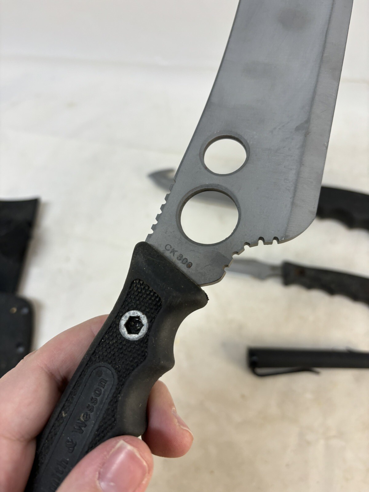 Smith & Wesson Bullseye Hunting Knife Set - Cleaver CK300 Skinner CH200 ...