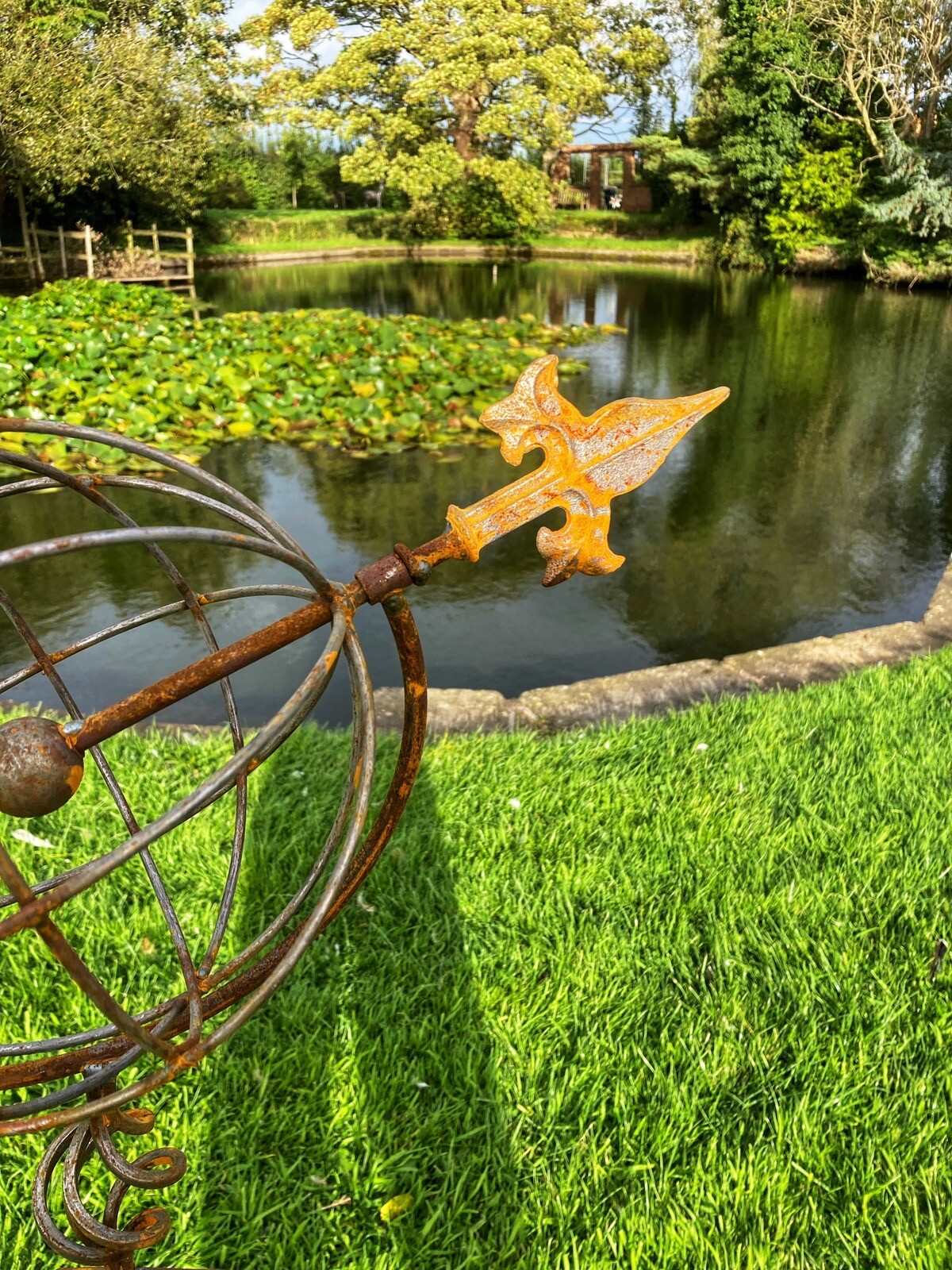 RUSTY METAL GARDEN ARMILLARY STYLE TOPIARY OBELISK STAKE PLANT SUPPORT ...