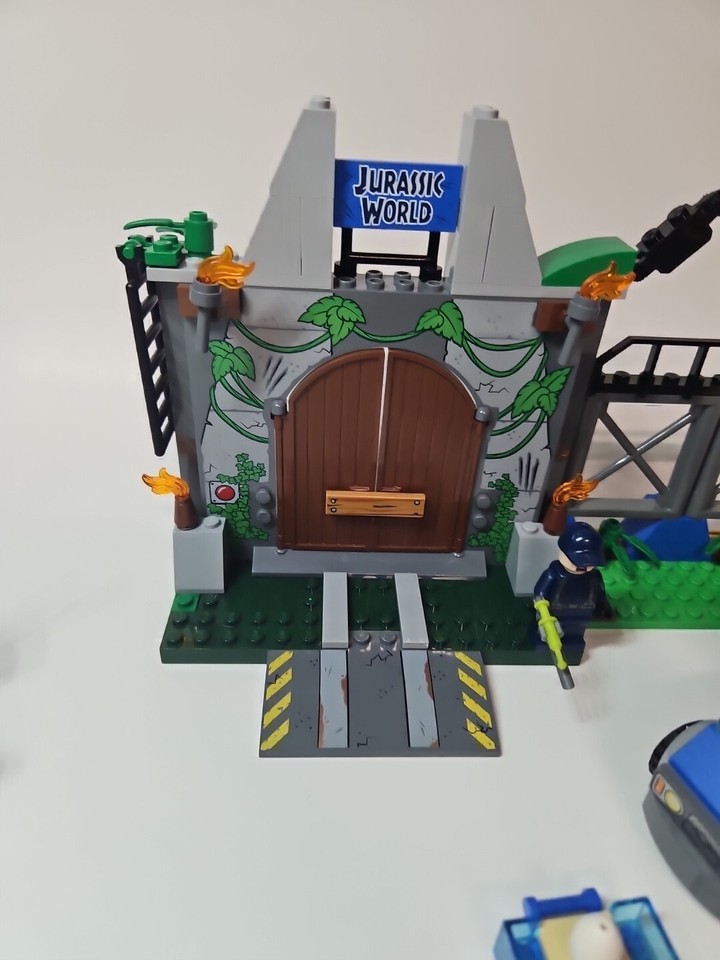 LEGO Juniors Jurassic World T Rex Breakout - 10758 - Not Complete Set ...