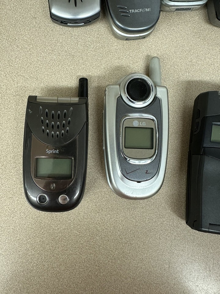 11 Old Vintage Cell Phone Lot Samsung LG Erricsson Startac Etc Untested ...