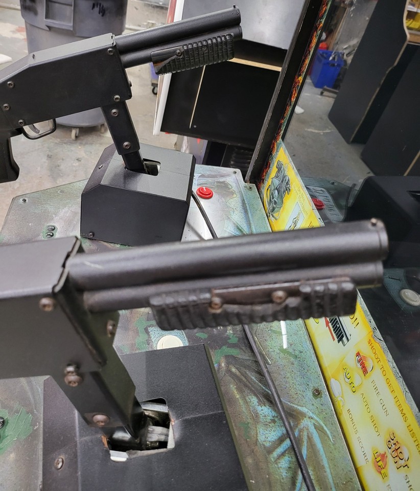 ZOMBIE RAID Full Size Arcade Gun Shooting Video Game Machine - WORKS ...