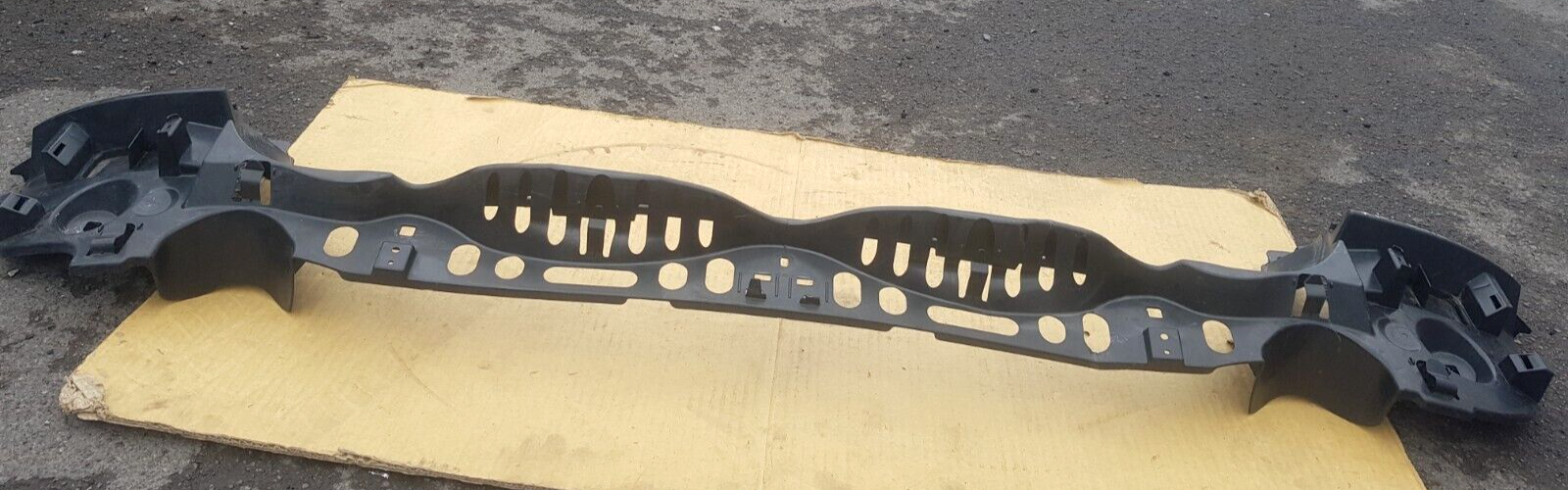 BMW 5 SERIES F10 REAR BUMPER CENTRE COVER BRACKET 51127331600..2010 ...