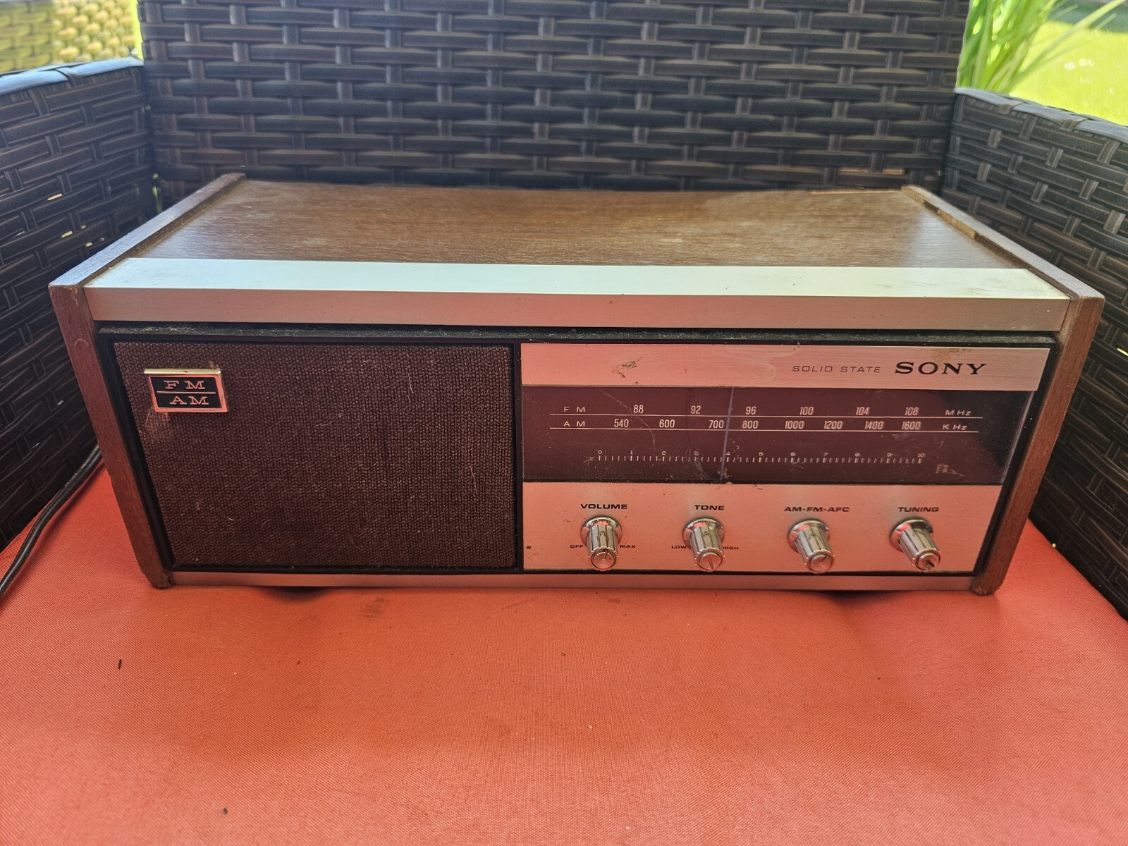 Vintage SONY 8F-56W AM/FM mid-century table radio It Works In Rough ...