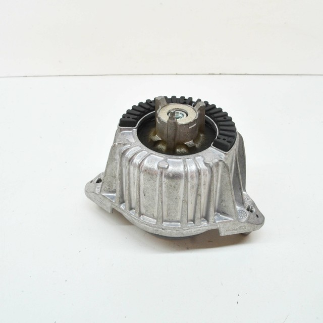 Mercedes-Benz C-class W204 Left Side Engine Mount A2122406317 Genuine ...