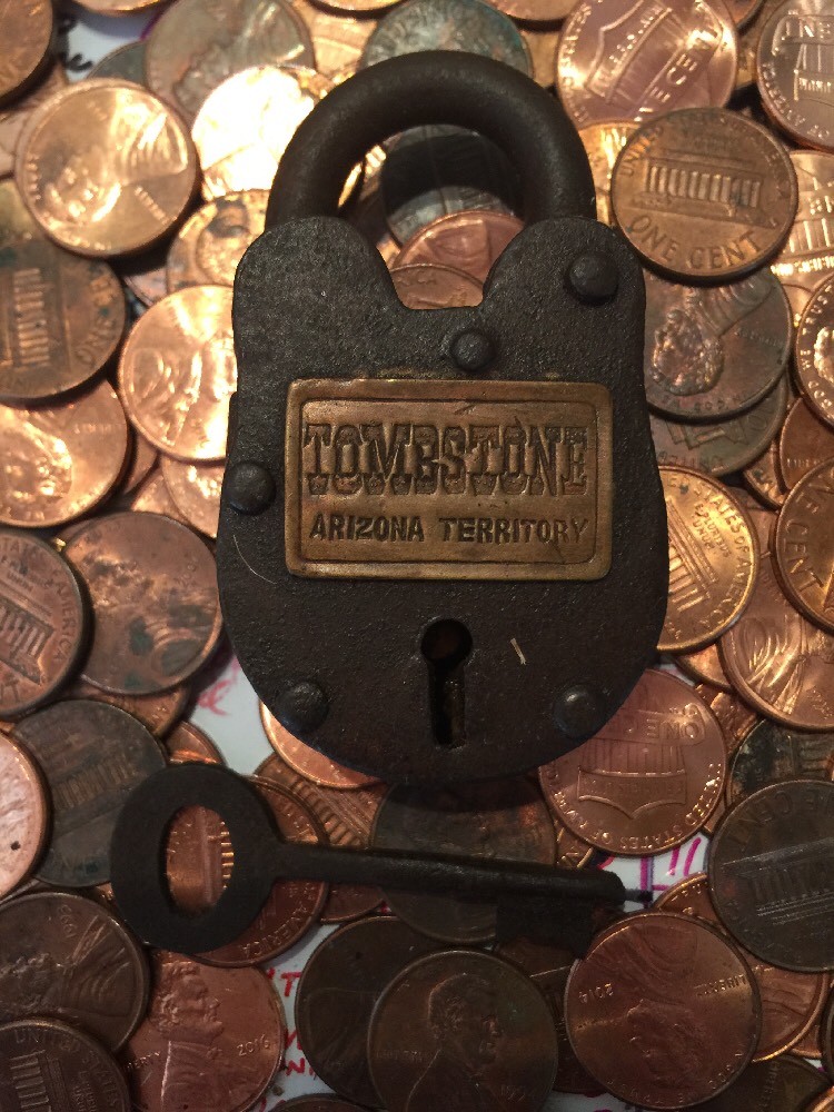 Wyatt Earp Tombstone Padlock Key Set Metal Lock Wyatt Earp Yellowstone ...