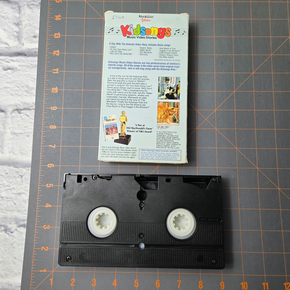 Lot of 2 Kidsongs VHS Good Night Sleep Tight and A Day With The Animals ...