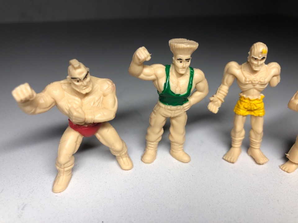 Vintage STREET FIGHTER Gumball Machine Mini Figures Lot of (6) Capcom ...