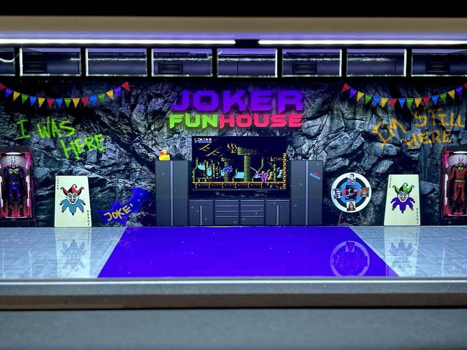 Joker Fun House Bat Theme FOR Hot Wheels 1:64 Model Diorama Garage LED ...