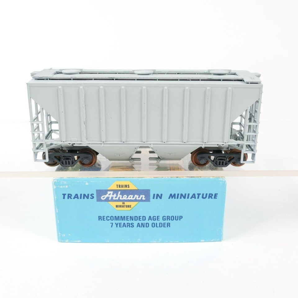 Athearn Kitbashed Custom HO Scale Undecorated Gray 2-Bay Covered Hopper ...
