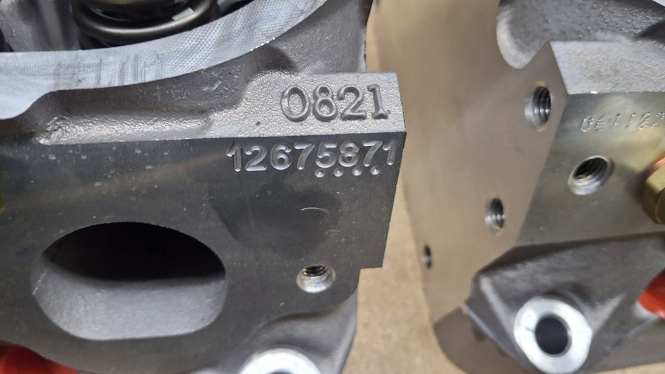 NEW TAKE OFFS Chevrolet Performance 821 LS3 Cylinder Heads 12675871 | eBay