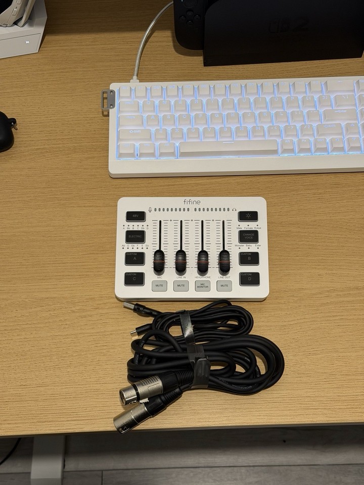 FIFINE K688 Microphone for PC Streaming Gaming Laptop USB/XLR Dynamic ...