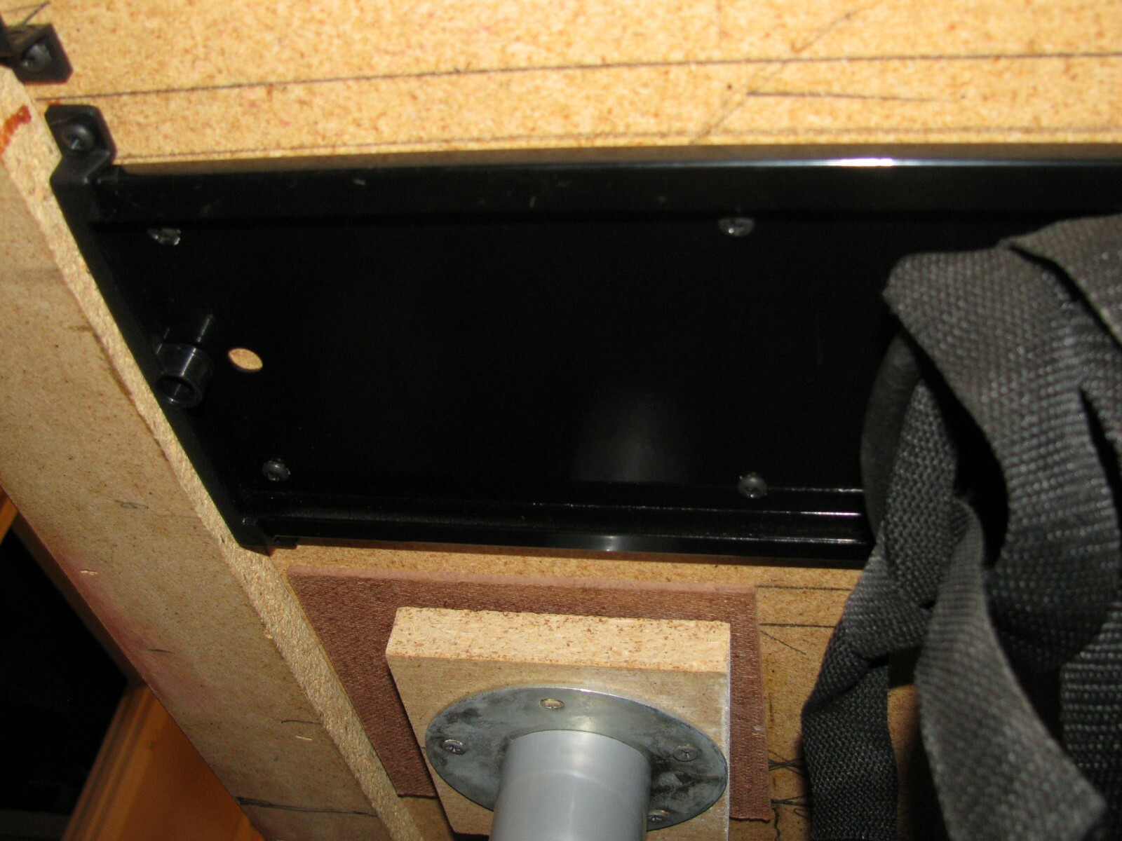 ONE Computer Processor Slings Underctr - Steelcase Details - Office ...