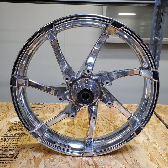 Harley-Davidson Agitator Chrome Front Wheel 19" .5" Touring 55071-11A ...