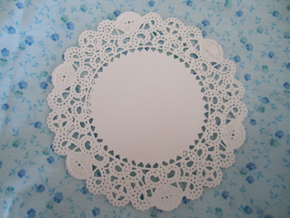 100 VTG 4" INCH WHITE ROUND PAPER LACE DOILY CRAFT BROOKLACE | eBay