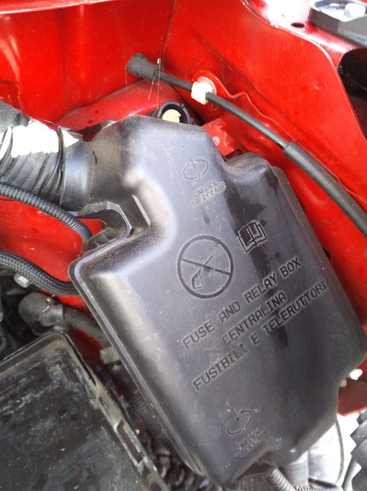 FIAT 500L MPW 351 ,352 2013-2017 FUSE BOX | eBay UK