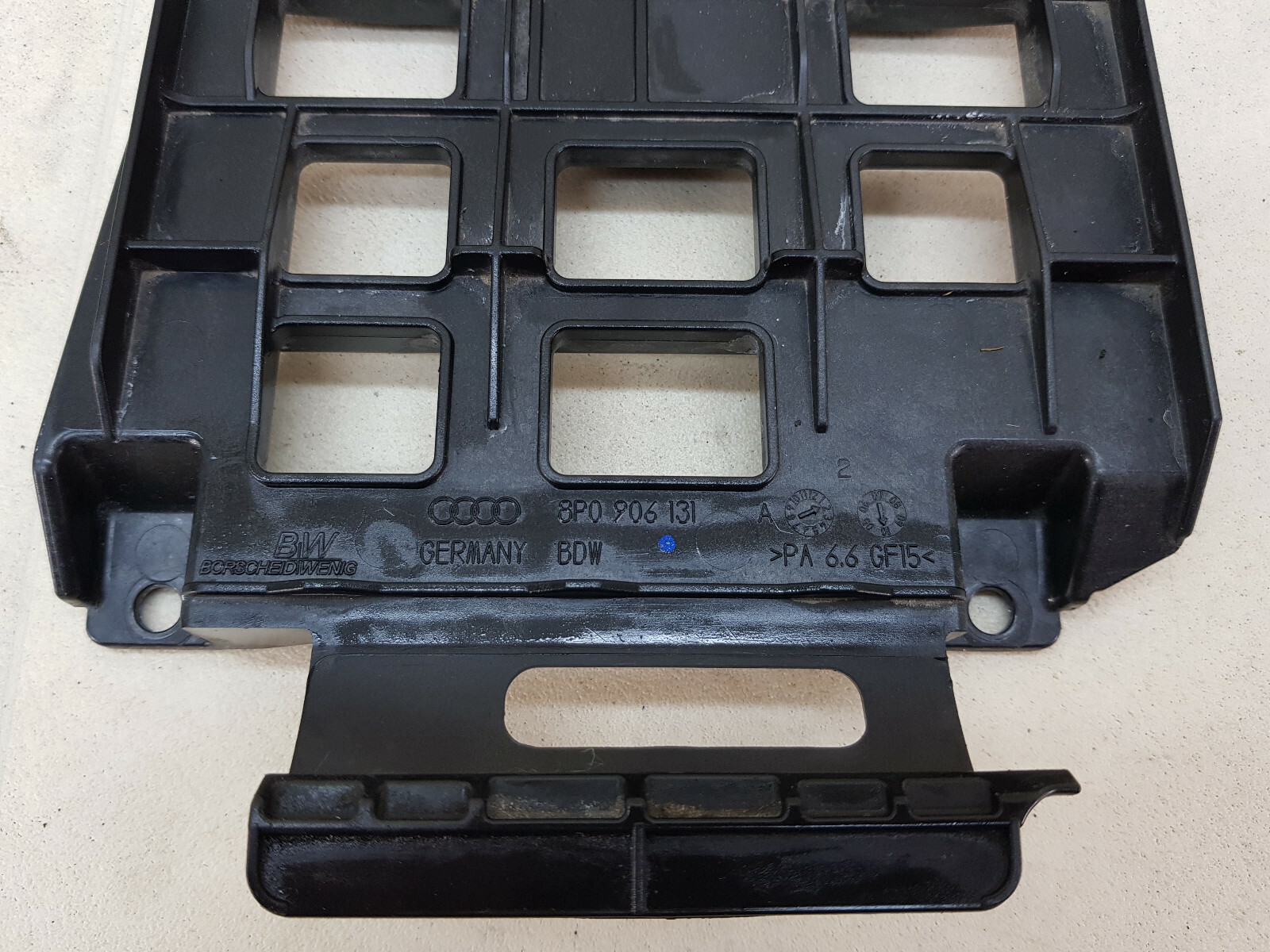 AUDI A3 8P 8P7 08-13 ECU HOLDER BRACKET 8P0906131A | eBay