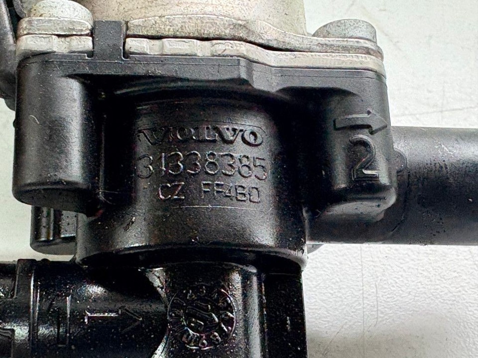 Volvo XC90 2017 Electric auxiliary coolant water pump 31338385 Diesel ...