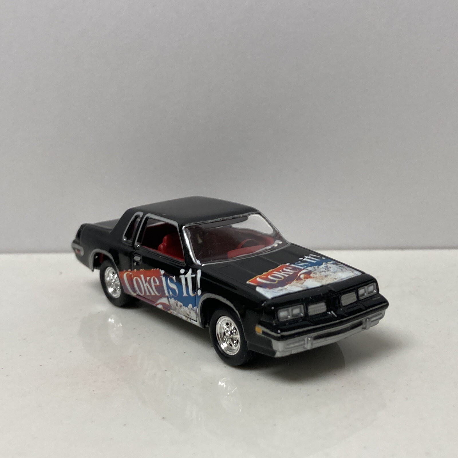 1983 83 Olds Oldsmobile Cutlass Collectible 1/64 Scale Diecast Diorama ...