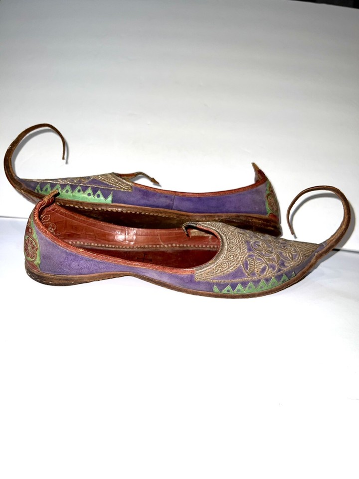 VINTAGE ARABIAN PERSIAN GENIE LEATHER HANDMADE EMBROIDERED CURLED CURL ...