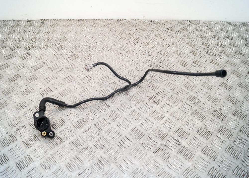 Bride de liquide de refroidissement de pompe à eau Audi Q5 80A ...