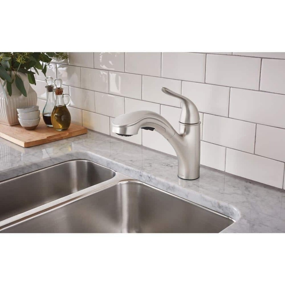 MOEN Brecklyn Single-Handle Pull-Out Sprayer Kitchen Faucet in SR ...